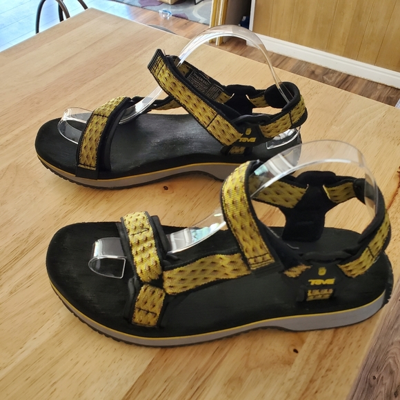 Teva | Shoes | Teva Hurricane Outdoor Water Sandals Womens 9 Black And ...